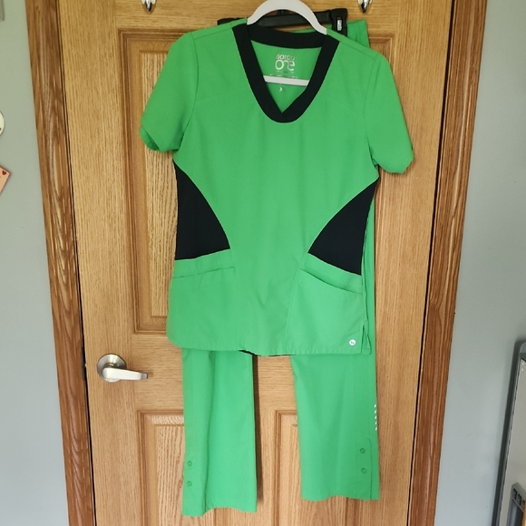 Barco Uniforms | Other | Barco One Green And Dark Gray Scrub Set | Poshmark